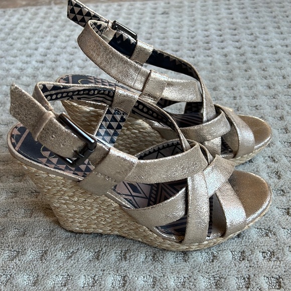 Jessica Simpson | Shoes | Jessica Simpson Gold Wedge Sandals | Poshmark